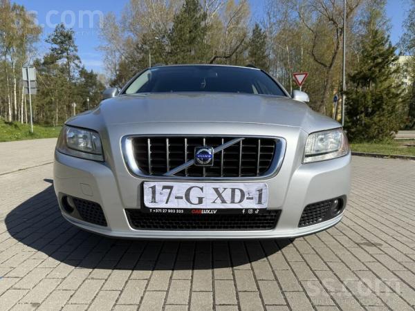 Grey Volvo V70 2008 in Liepaja, with an engine capacity of 2.40 L and mileage of 265 thousand km for 4490 €, photo 5 on AUTOMOTO.COM.LV