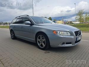 Grey Volvo V70 2008 in Rezekne, with an engine capacity of 2.40 L and mileage of 299 thousand km for 500 €, photo 2 on AUTOMOTO.COM.LV