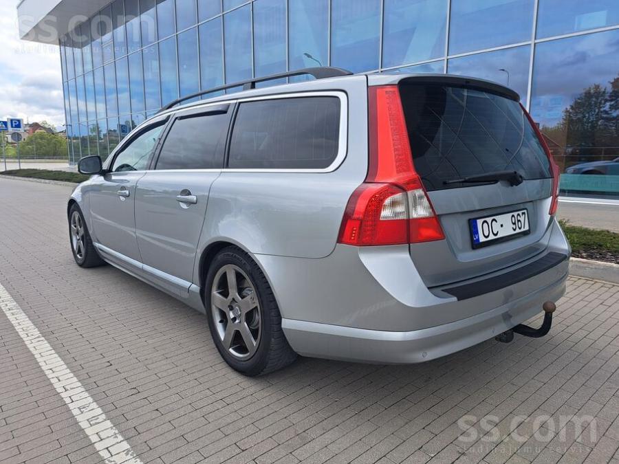 Grey Volvo V70 2008 in Rezekne, with an engine capacity of 2.40 L and mileage of 299 thousand km for 500 €, photo 4 on AUTOMOTO.COM.LV