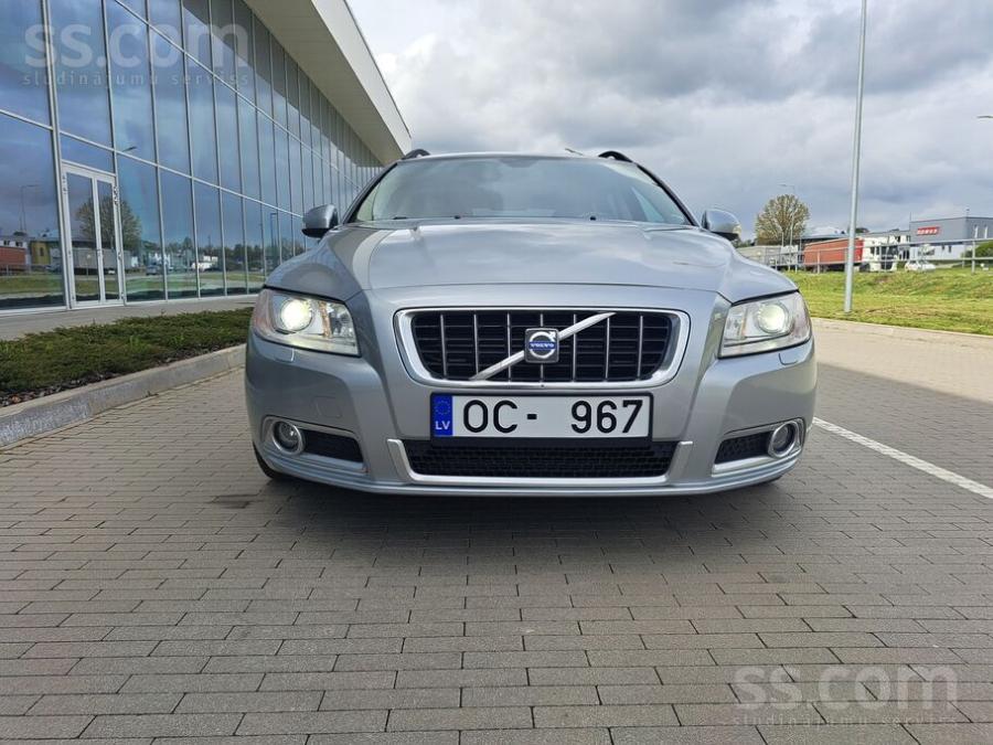 Grey Volvo V70 2008 in Rezekne, with an engine capacity of 2.40 L and mileage of 299 thousand km for 500 €, photo 5 on AUTOMOTO.COM.LV