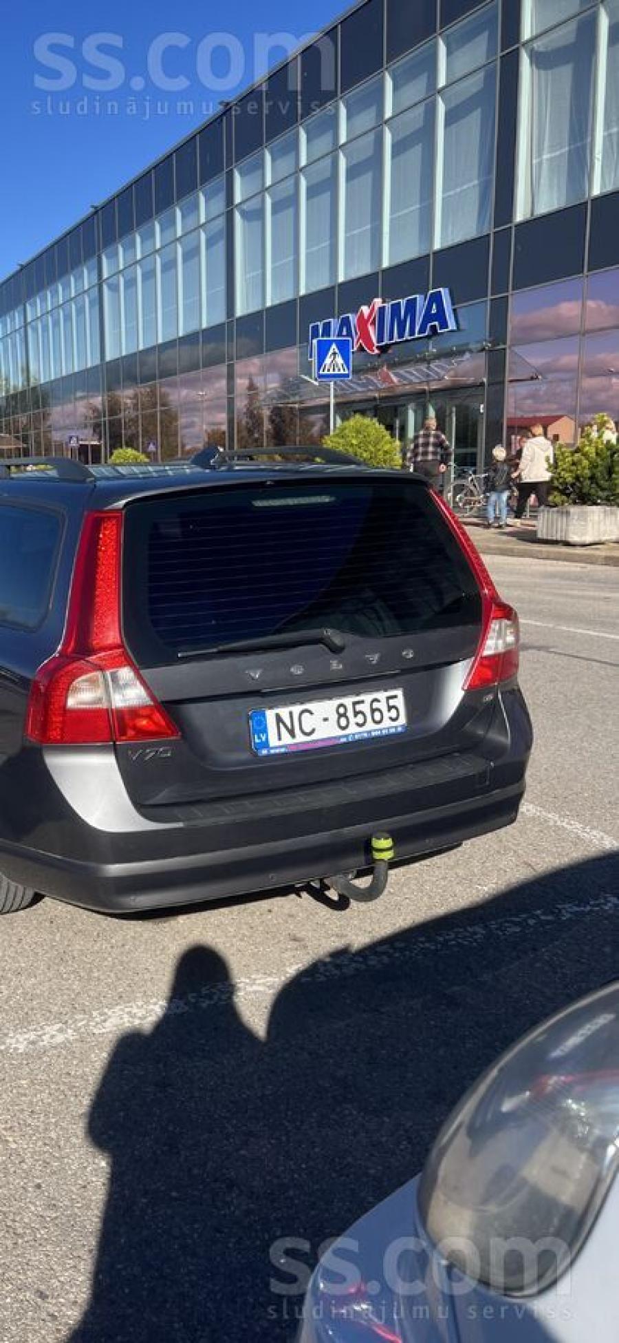 Grey Volvo V70 2008 in Talsi, with an engine capacity of 2.40 L and mileage of 430 thousand km for 3330 €, photo 3 on AUTOMOTO.COM.LV