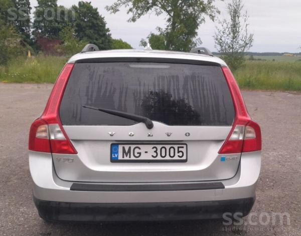 Grey Volvo V70 2008 in Talsi, with an engine capacity of 2.40 L and mileage of 366 thousand km for 3200 €, photo 3 on AUTOMOTO.COM.LV