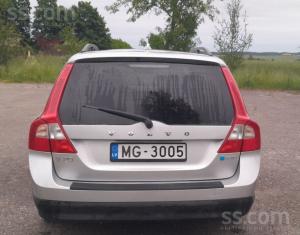 Grey Volvo V70 2008 in Talsi, with an engine capacity of 2.40 L and mileage of 366 thousand km for 3200 €, photo 3 on AUTOMOTO.COM.LV