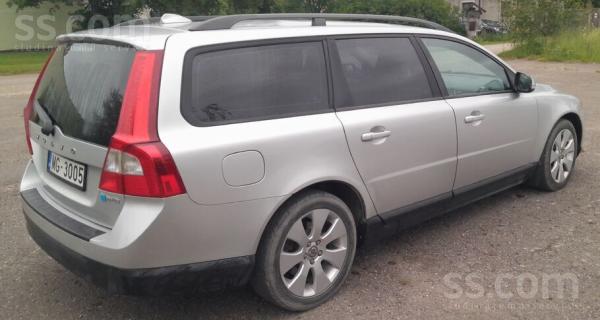 Grey Volvo V70 2008 in Talsi, with an engine capacity of 2.40 L and mileage of 366 thousand km for 3200 €, photo 4 on AUTOMOTO.COM.LV