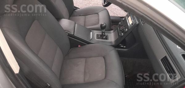 Grey Volvo V70 2008 in Talsi, with an engine capacity of 2.40 L and mileage of 366 thousand km for 3200 €, photo 10 on AUTOMOTO.COM.LV