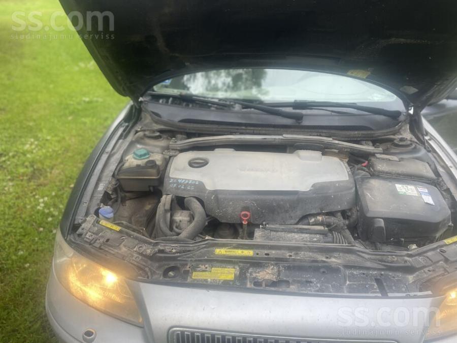 Pelēks Volvo V70 2008 Valka, ar dzinēja tilpumu 2.40 L un nobraukumu 505 tūkst. km par 300 €, foto 4 vietnē AUTOMOTO.COM.LV