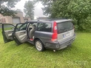 Pelēks Volvo V70 2008 Valka, ar dzinēja tilpumu 2.40 L un nobraukumu 505 tūkst. km par 300 €, foto 8 vietnē AUTOMOTO.COM.LV