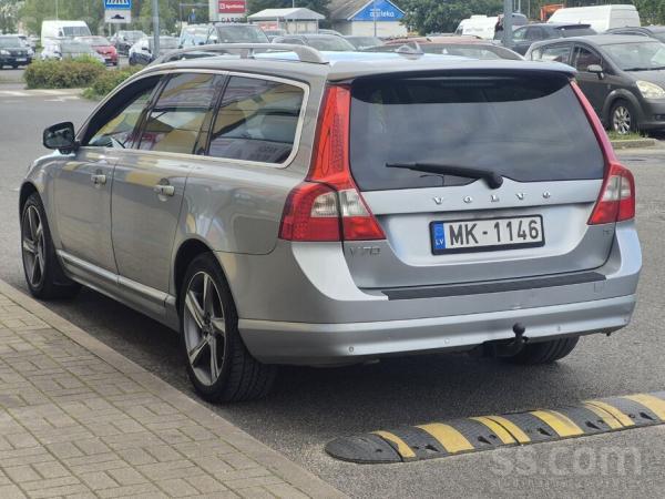 Pelēks Volvo V70 2008 Rīga, ar dzinēja tilpumu 2.40 L un nobraukumu 0 tūkst. km par 2690 €, foto 3 vietnē AUTOMOTO.COM.LV