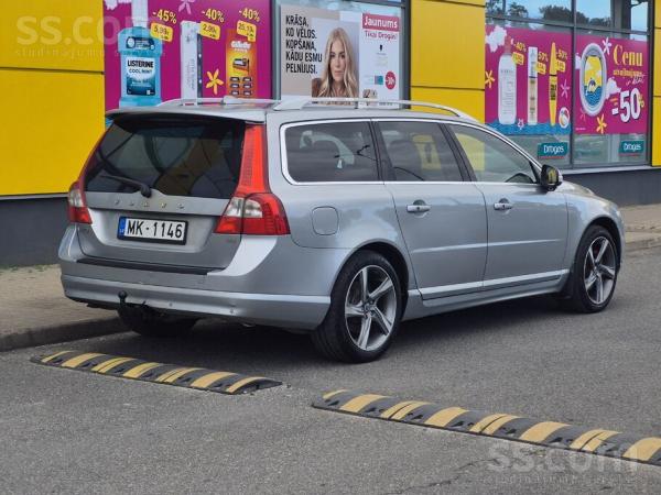 Pelēks Volvo V70 2008 Rīga, ar dzinēja tilpumu 2.40 L un nobraukumu 0 tūkst. km par 2690 €, foto 4 vietnē AUTOMOTO.COM.LV