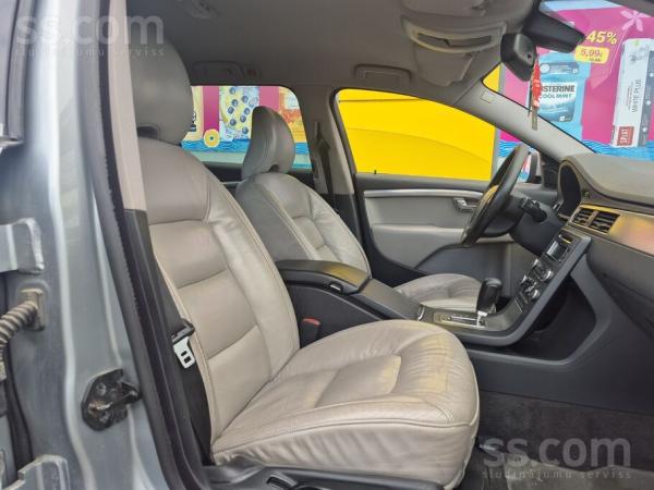 Pelēks Volvo V70 2008 Rīga, ar dzinēja tilpumu 2.40 L un nobraukumu 0 tūkst. km par 2690 €, foto 6 vietnē AUTOMOTO.COM.LV
