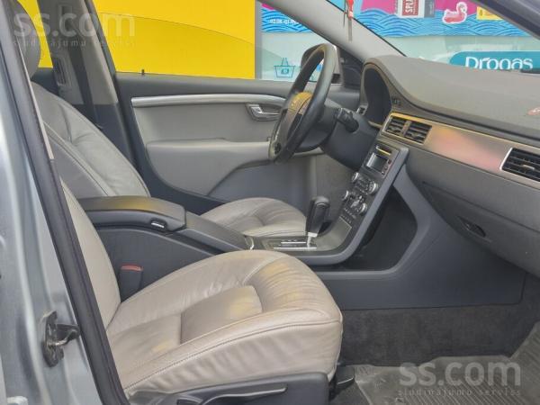 Pelēks Volvo V70 2008 Rīga, ar dzinēja tilpumu 2.40 L un nobraukumu 0 tūkst. km par 2690 €, foto 7 vietnē AUTOMOTO.COM.LV