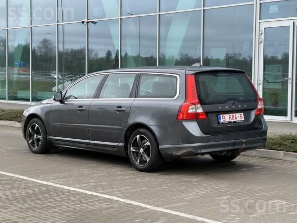 Pelēks Volvo V70 2008 Rēzekne, ar dzinēja tilpumu 2.00 L un nobraukumu 392 tūkst. km par 3495 €, foto 4 vietnē AUTOMOTO.COM.LV