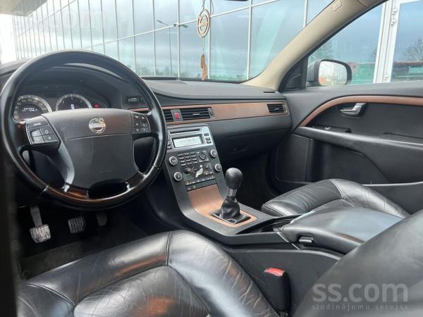 Pelēks Volvo V70 2008 Rēzekne, ar dzinēja tilpumu 2.00 L un nobraukumu 392 tūkst. km par 3495 €, foto 6 vietnē AUTOMOTO.COM.LV