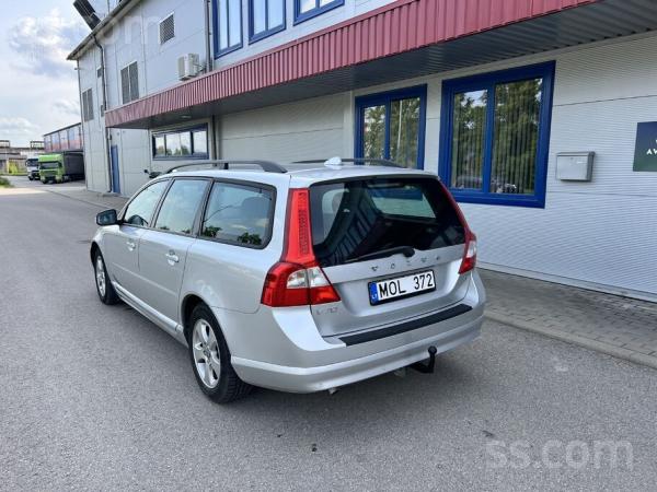 Pelēks Volvo V70 2008 Rēzekne, ar dzinēja tilpumu 2.00 L un nobraukumu 0 tūkst. km par 2450 €, foto 5 vietnē AUTOMOTO.COM.LV