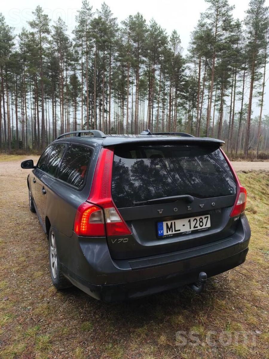 Grey Volvo V70 2008 in Liepaja, with an engine capacity of 2.40 L and mileage of 436 thousand km for 3200 €, photo 1 on AUTOMOTO.COM.LV