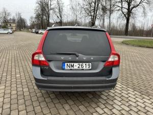 Grey Volvo V70 2008 in Riga, with an engine capacity of 2.40 L and mileage of 422 thousand km for 1500 €, photo 3 on AUTOMOTO.COM.LV