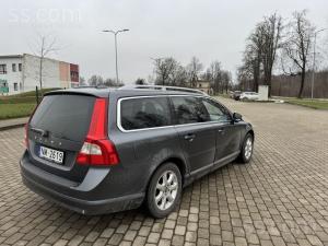 Grey Volvo V70 2008 in Riga, with an engine capacity of 2.40 L and mileage of 422 thousand km for 1500 €, photo 4 on AUTOMOTO.COM.LV