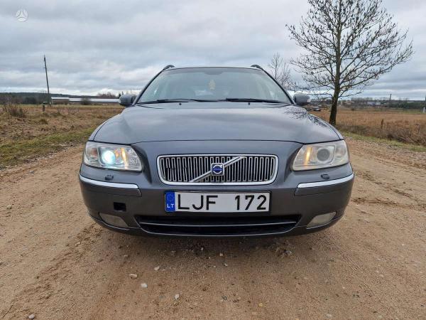 Pelēks Volvo V70 2008 Šalčininkai, ar dzinēja tilpumu 2.40 L un nobraukumu 356 tūkst. km par 1700 €, foto 2 vietnē AUTOMOTO.COM.LV