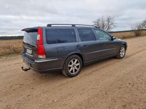 Pelēks Volvo V70 2008 Šalčininkai, ar dzinēja tilpumu 2.40 L un nobraukumu 356 tūkst. km par 1700 €, foto 4 vietnē AUTOMOTO.COM.LV