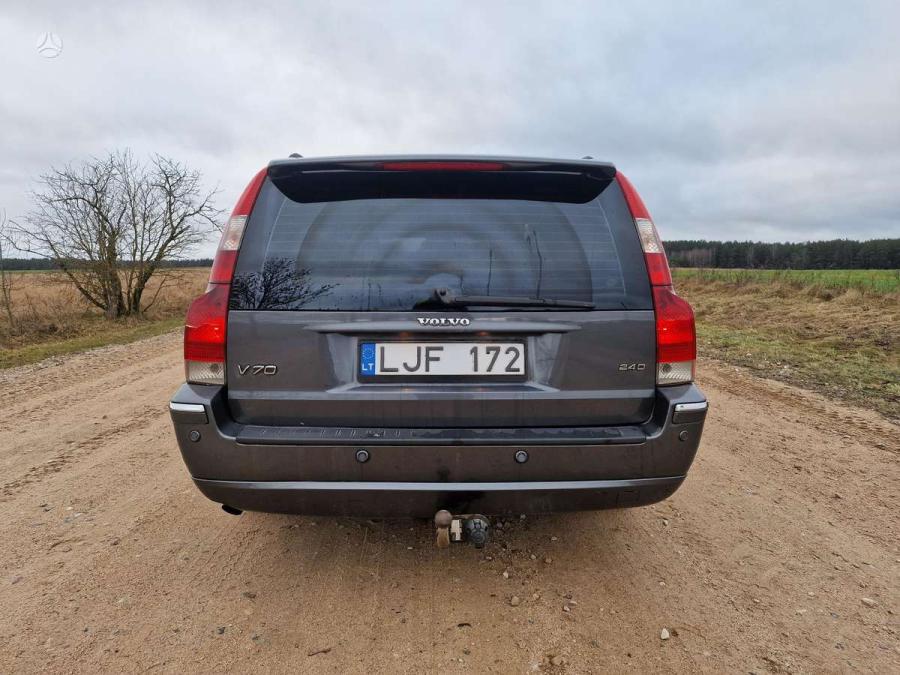 Pelēks Volvo V70 2008 Šalčininkai, ar dzinēja tilpumu 2.40 L un nobraukumu 356 tūkst. km par 1700 €, foto 5 vietnē AUTOMOTO.COM.LV
