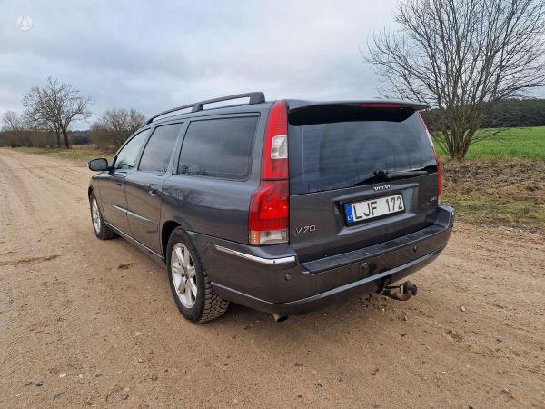 Pelēks Volvo V70 2008 Šalčininkai, ar dzinēja tilpumu 2.40 L un nobraukumu 356 tūkst. km par 1700 €, foto 6 vietnē AUTOMOTO.COM.LV