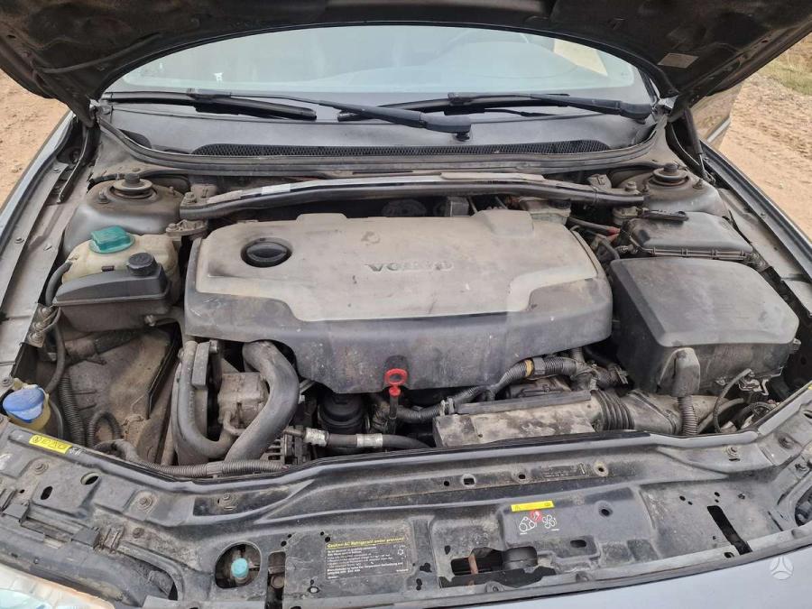 Pelēks Volvo V70 2008 Šalčininkai, ar dzinēja tilpumu 2.40 L un nobraukumu 356 tūkst. km par 1700 €, foto 12 vietnē AUTOMOTO.COM.LV