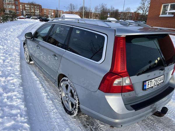 Grey Volvo V70 2008 in Klaipeda, with an engine capacity of 2.40 L and mileage of 259 thousand km for 3000 €, photo 6 on AUTOMOTO.COM.LV