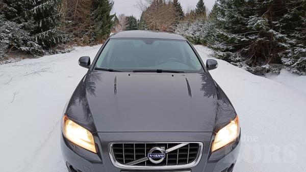 Grey Volvo V70 2008 in Kardla, with an engine capacity of 0.00 L and mileage of 400 thousand km for 3600 €, photo 1 on AUTOMOTO.COM.LV