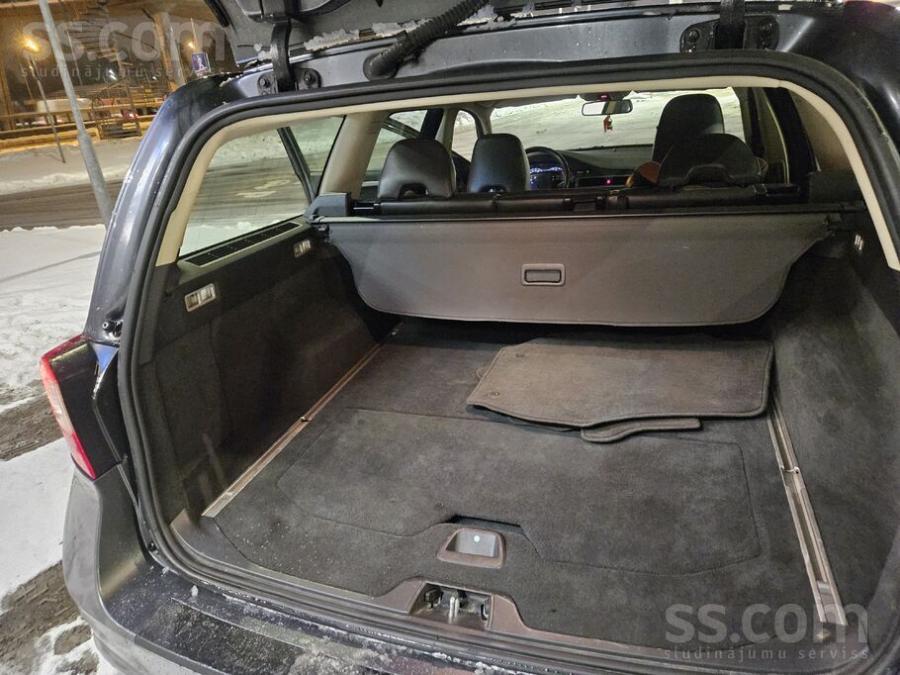 Pelēks Volvo V70 2008 Rīga, ar dzinēja tilpumu 2.40 L un nobraukumu 272 tūkst. km par 3650 €, foto 2 vietnē AUTOMOTO.COM.LV