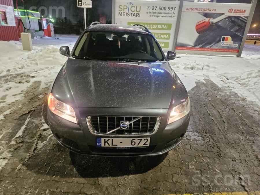 Pelēks Volvo V70 2008 Rīga, ar dzinēja tilpumu 2.40 L un nobraukumu 272 tūkst. km par 3650 €, foto 6 vietnē AUTOMOTO.COM.LV