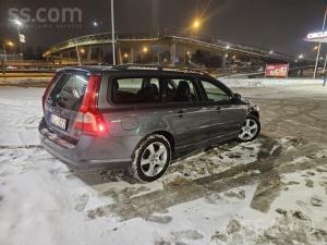 Pelēks Volvo V70 2008 Rīga, ar dzinēja tilpumu 2.40 L un nobraukumu 272 tūkst. km par 3650 €, foto 9 vietnē AUTOMOTO.COM.LV