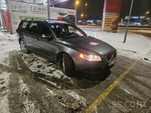Pelēks Volvo V70 2008 Rīga, ar dzinēja tilpumu 2.40 L un nobraukumu 272 tūkst. km par 3650 €, foto 10 vietnē AUTOMOTO.COM.LV