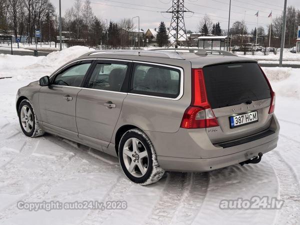 Pelēks Volvo V70 2008 Tartu, ar dzinēja tilpumu 2.40 L un nobraukumu 390 tūkst. km par 4200 €, foto 3 vietnē AUTOMOTO.COM.LV