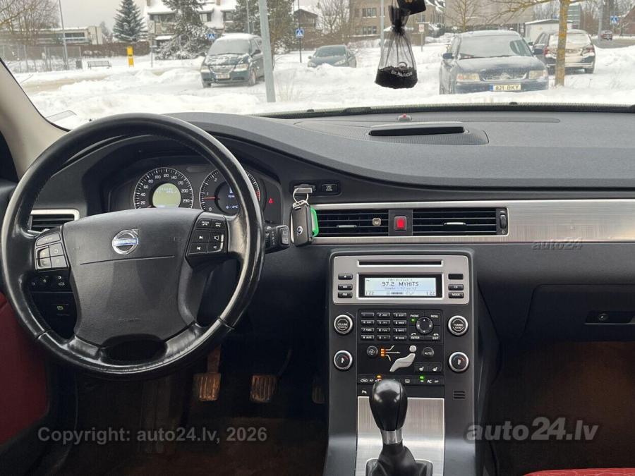 Pelēks Volvo V70 2008 Tartu, ar dzinēja tilpumu 2.40 L un nobraukumu 390 tūkst. km par 4200 €, foto 5 vietnē AUTOMOTO.COM.LV