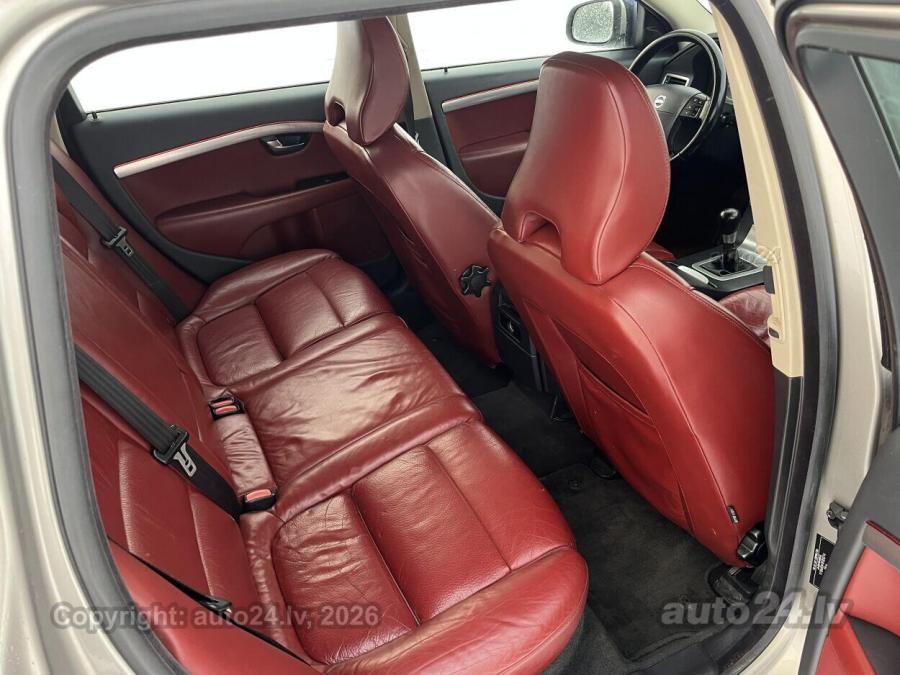 Pelēks Volvo V70 2008 Tartu, ar dzinēja tilpumu 2.40 L un nobraukumu 390 tūkst. km par 4200 €, foto 7 vietnē AUTOMOTO.COM.LV
