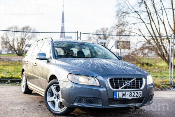 Grey Volvo V70 2008 in Riga, with an engine capacity of 2.40 L and mileage of 290 thousand km for 3790 €, photo 2 on AUTOMOTO.COM.LV
