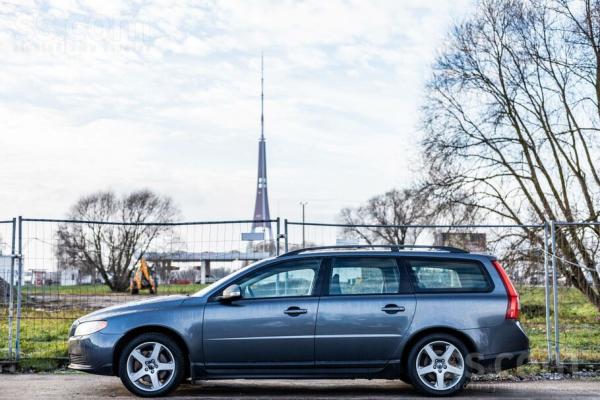 Grey Volvo V70 2008 in Riga, with an engine capacity of 2.40 L and mileage of 290 thousand km for 3790 €, photo 4 on AUTOMOTO.COM.LV