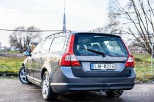 Grey Volvo V70 2008 in Riga, with an engine capacity of 2.40 L and mileage of 290 thousand km for 3790 €, photo 6 on AUTOMOTO.COM.LV