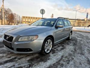 Grey Volvo V70 2008 in Kaunas, with an engine capacity of 2.50 L and mileage of 286 thousand km for 2300 €, photo  on AUTOMOTO.COM.LV