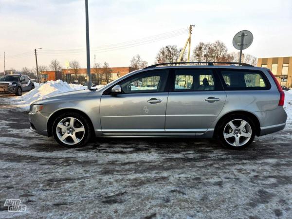 Grey Volvo V70 2008 in Kaunas, with an engine capacity of 2.50 L and mileage of 286 thousand km for 2300 €, photo 2 on AUTOMOTO.COM.LV