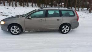 Grey Volvo V70 2008 in Taurage, with an engine capacity of 2.00 L and mileage of 327 thousand km for 2480 €, photo 6 on AUTOMOTO.COM.LV