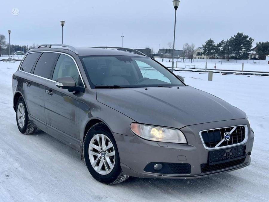 Pelēks Volvo V70 2008 Šilutė, ar dzinēja tilpumu 2.40 L un nobraukumu 313 tūkst. km par 4499 €, foto 2 vietnē AUTOMOTO.COM.LV