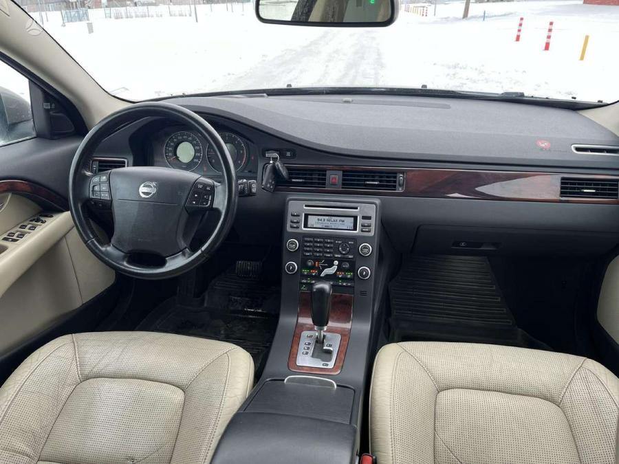 Pelēks Volvo V70 2008 Šilutė, ar dzinēja tilpumu 2.40 L un nobraukumu 313 tūkst. km par 4499 €, foto 10 vietnē AUTOMOTO.COM.LV