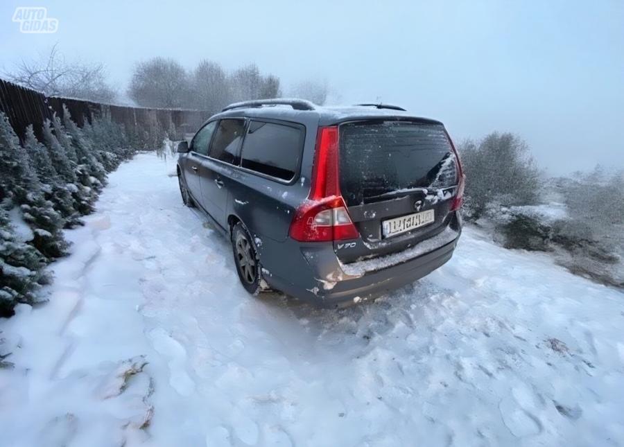 Pelēks Volvo V70 2008 Šauļi, ar dzinēja tilpumu 2.40 L un nobraukumu 360 tūkst. km par 1100 €, foto 1 vietnē AUTOMOTO.COM.LV