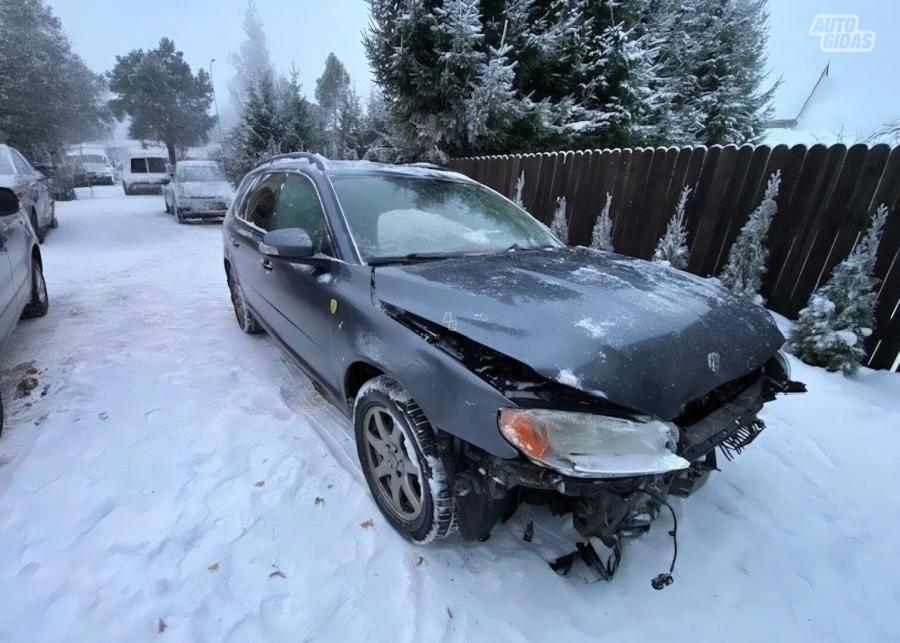 Pelēks Volvo V70 2008 Šauļi, ar dzinēja tilpumu 2.40 L un nobraukumu 360 tūkst. km par 1100 €, foto 2 vietnē AUTOMOTO.COM.LV