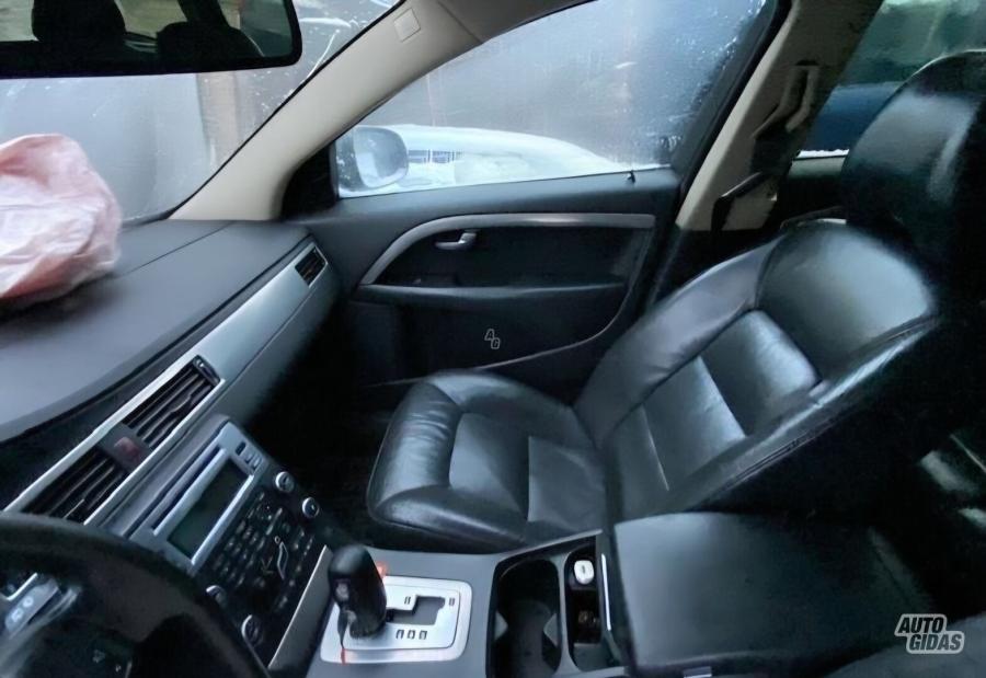 Pelēks Volvo V70 2008 Šauļi, ar dzinēja tilpumu 2.40 L un nobraukumu 360 tūkst. km par 1100 €, foto 6 vietnē AUTOMOTO.COM.LV