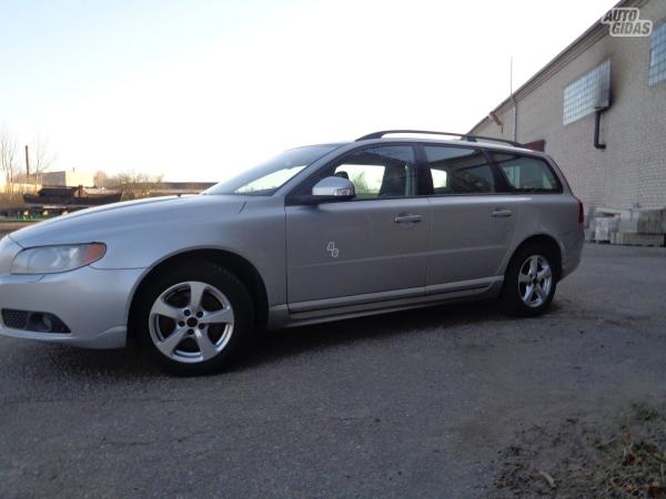 Grey Volvo V70 2008 in Vilnius, with an engine capacity of 2.40 L and mileage of 325 thousand km for 3500 €, photo 4 on AUTOMOTO.COM.LV