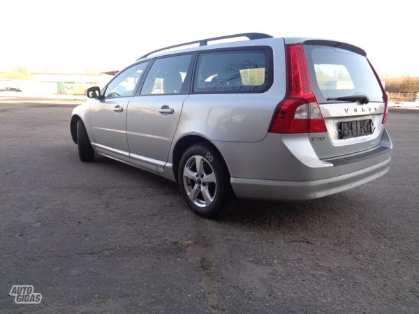Grey Volvo V70 2008 in Vilnius, with an engine capacity of 2.40 L and mileage of 325 thousand km for 3500 €, photo 5 on AUTOMOTO.COM.LV