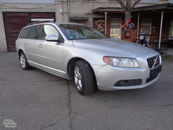 Grey Volvo V70 2008 in Vilnius, with an engine capacity of 2.40 L and mileage of 325 thousand km for 3500 €, photo 9 on AUTOMOTO.COM.LV
