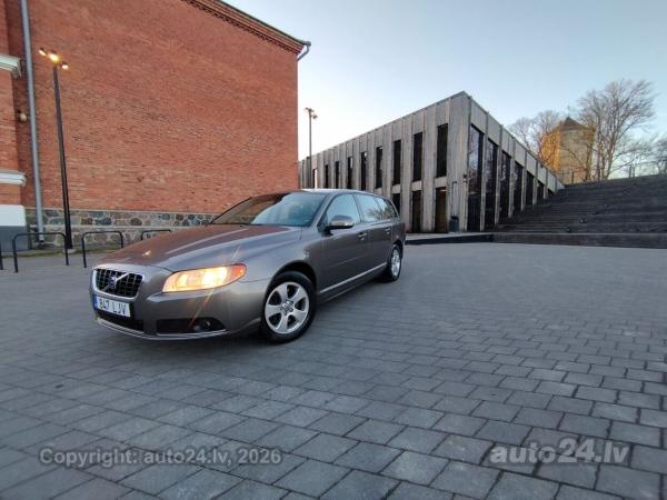 Pelēks Volvo V70 2008 Paide, ar dzinēja tilpumu 2.40 L un nobraukumu 428 tūkst. km par 4950 €, foto 1 vietnē AUTOMOTO.COM.LV